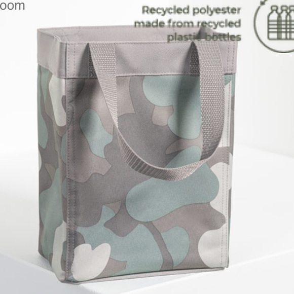 thirty-one | Bags | Soft Camo Small Essential Tote | Poshmark